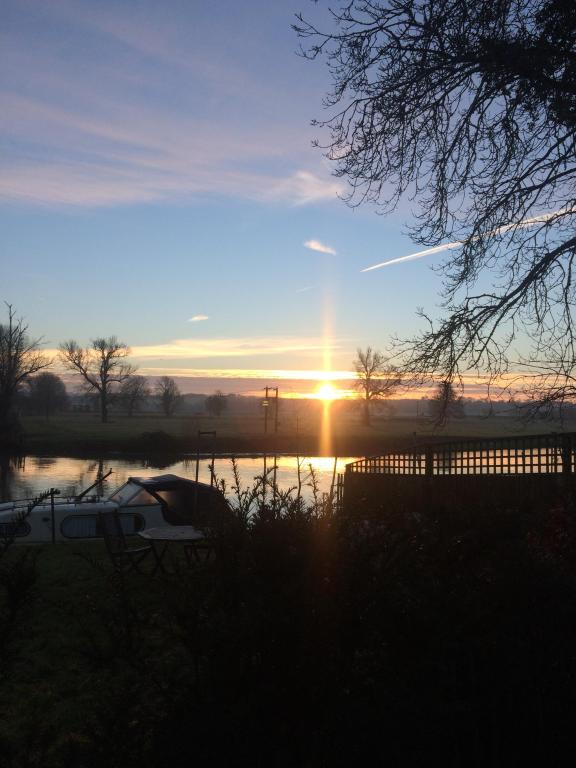 Shillingford Bridge Hotel, Wallingford – Updated 2018 Prices