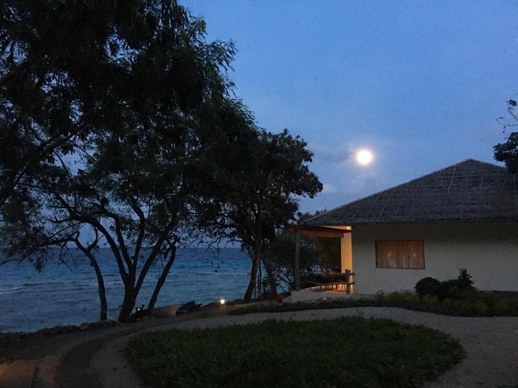 Sumilon Bluewater Resort, Sumilon Island, Philippines - Booking.com