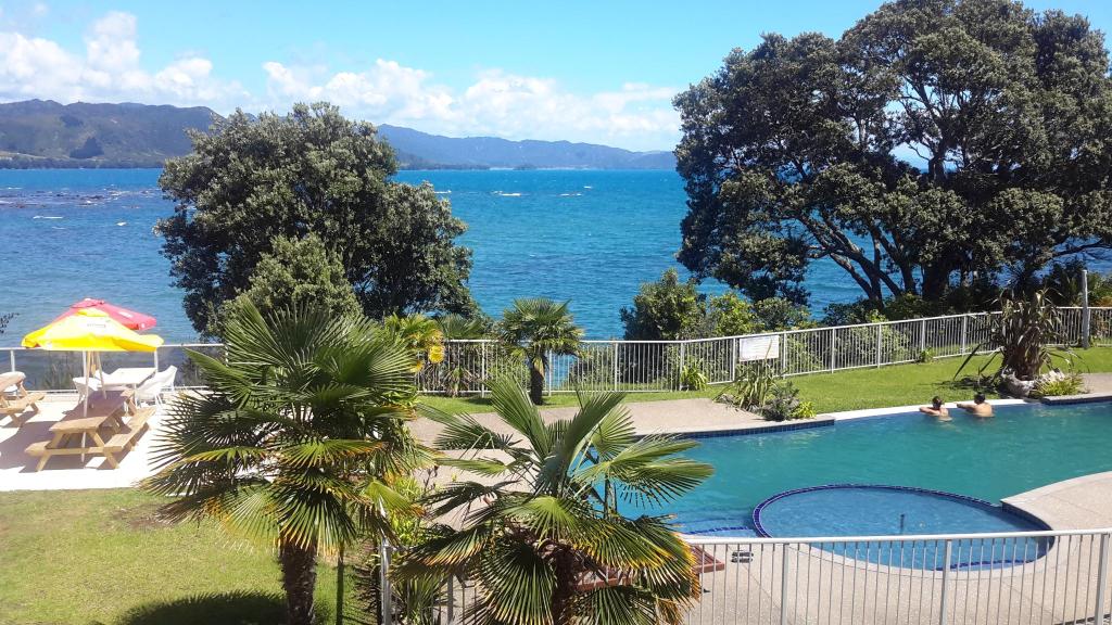 Te Kaha Beach Resort, New Zealand - Booking.com