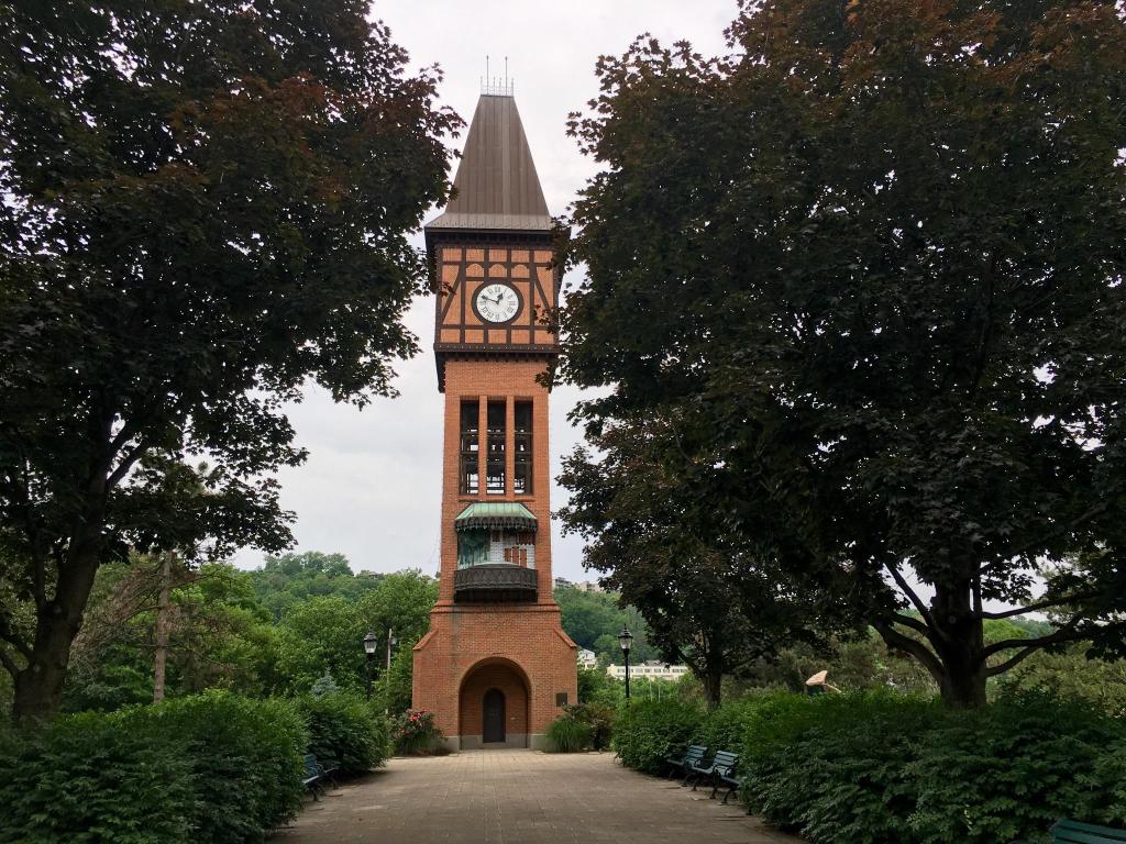 Hotel Covington Cincinnati, KY - Booking.com