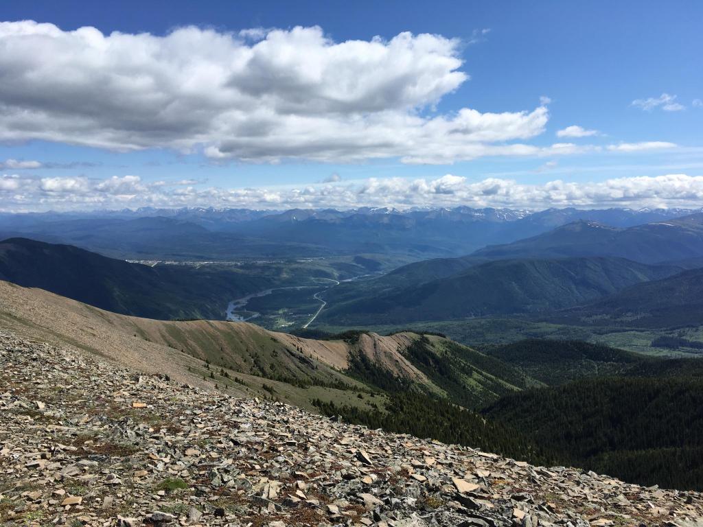 Alpine Lodge Motel & Restaurant, Grande Cache, Canada - Booking.com