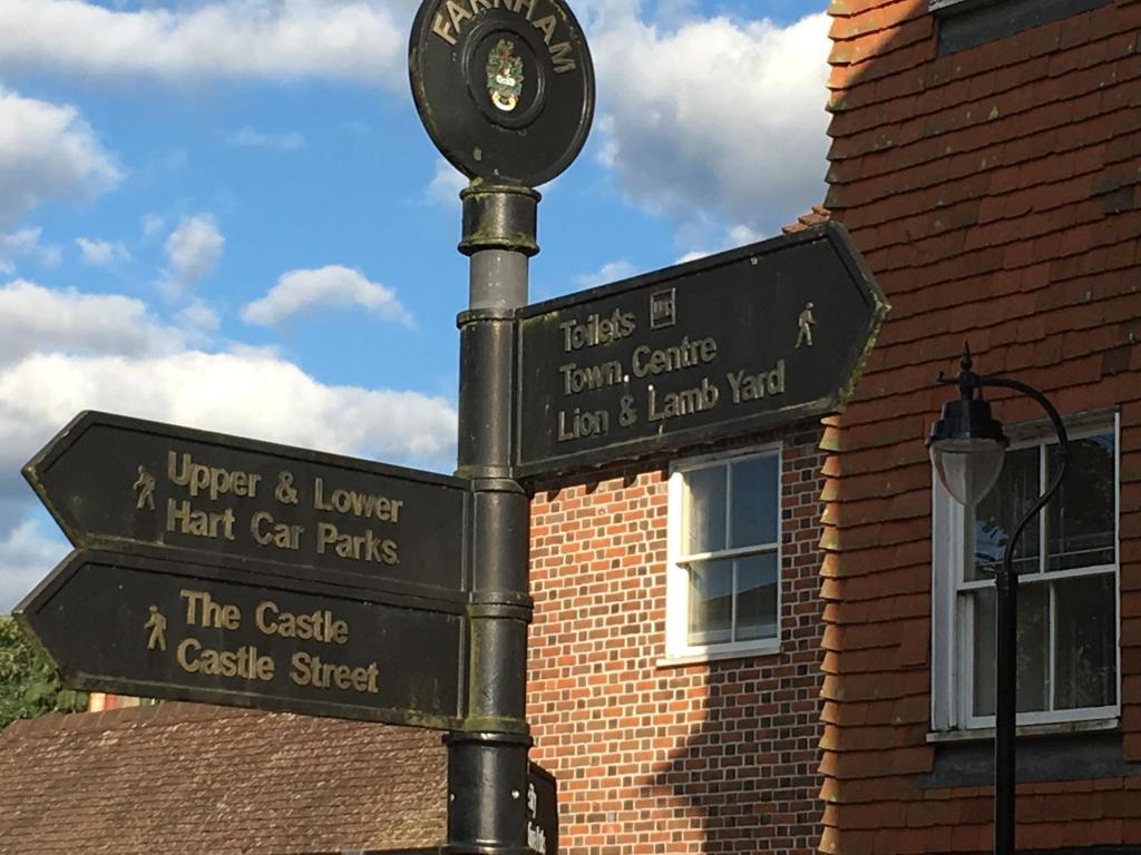 Hogs Back Hotel & Spa, Farnham – Updated 2018 Prices